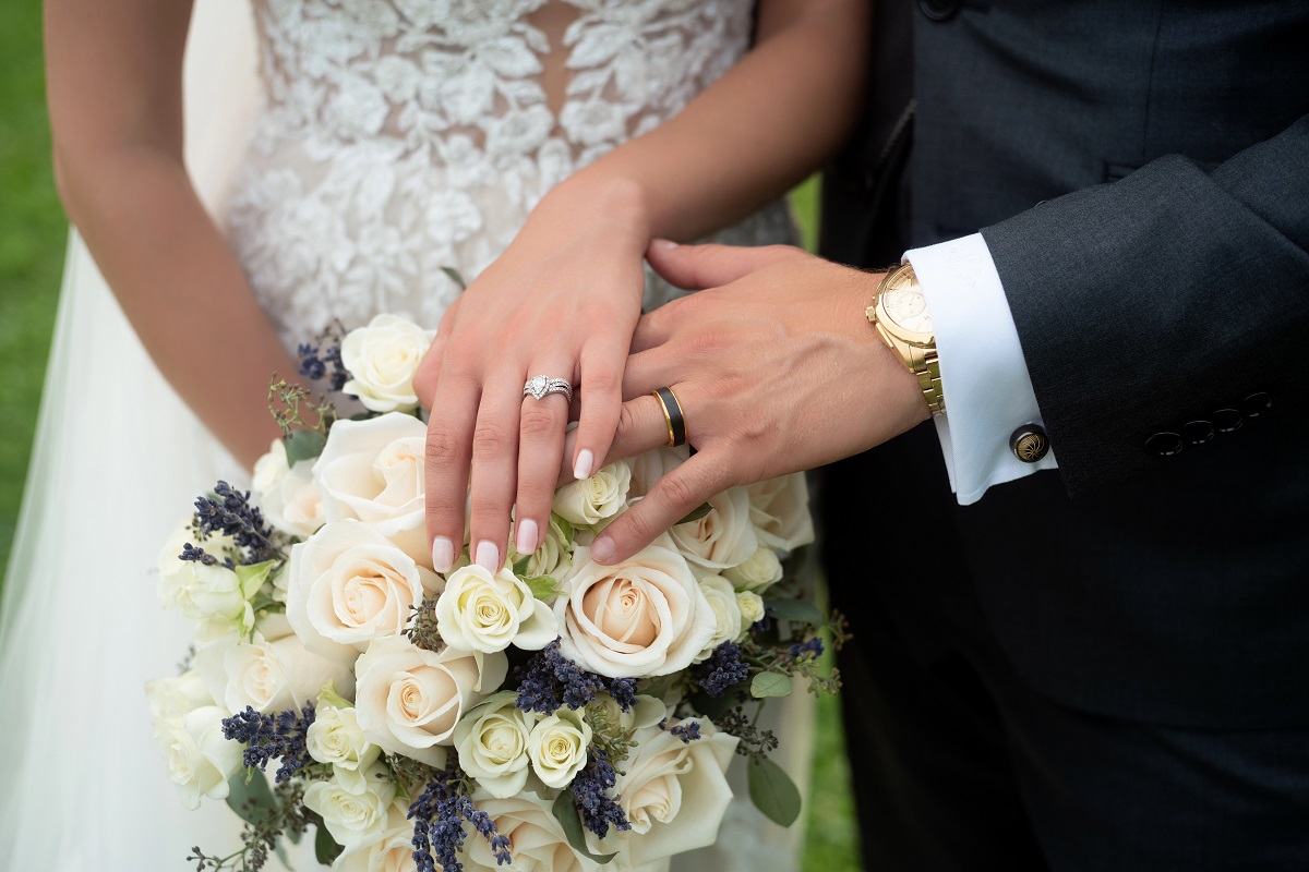 Sparkle and Glow - Ottawa Wedding Magazine